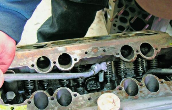 Ford Flathead: Valve Assembly Removal - The Flat-Spot
